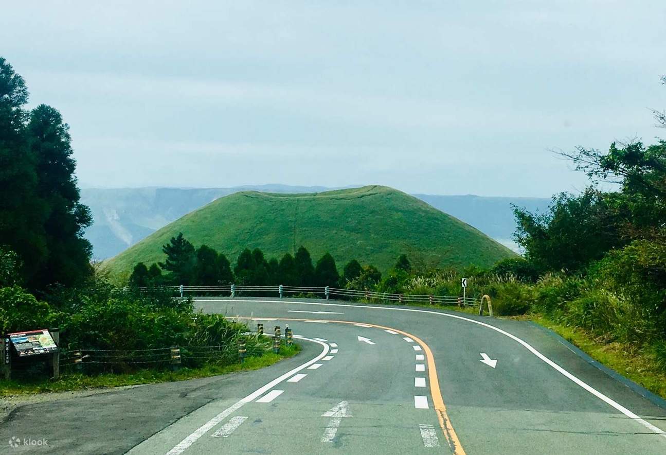 [ประสบการณ์รถไฟ Aso Boy/ประสบการณ์ล่องเรือทาคาชิโฮะ] หุบเขาทาคาชิโฮะ ...